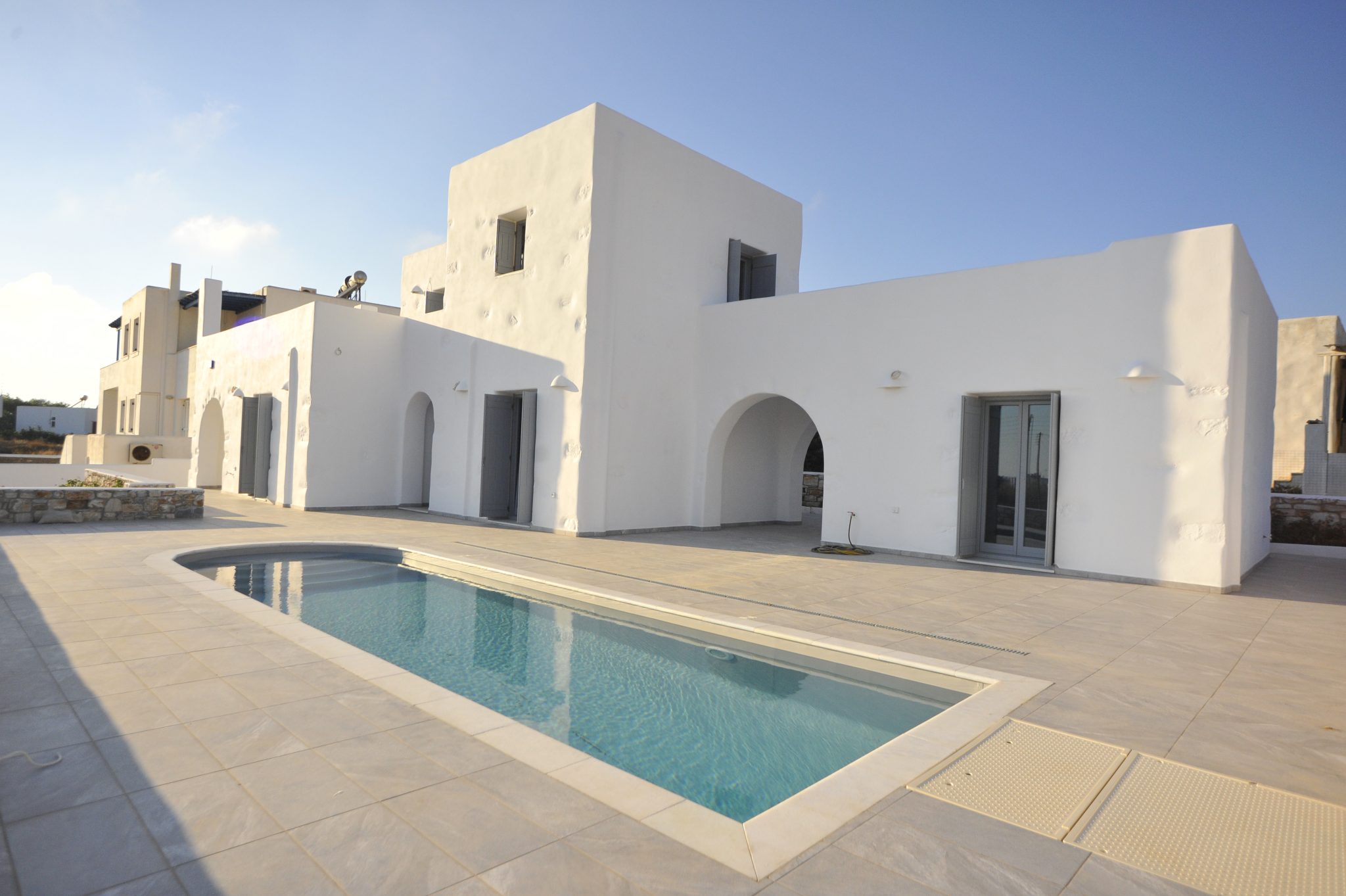 Μονοκατοικία με πισίνα – KC Paros Properties